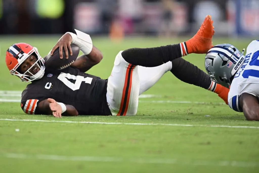 Analyst Believes The NFL Should Investigate Deshaun Watson's Injury Setback Analyst Believes The NFL Should Investigate Deshaun Watson's Injury Setback