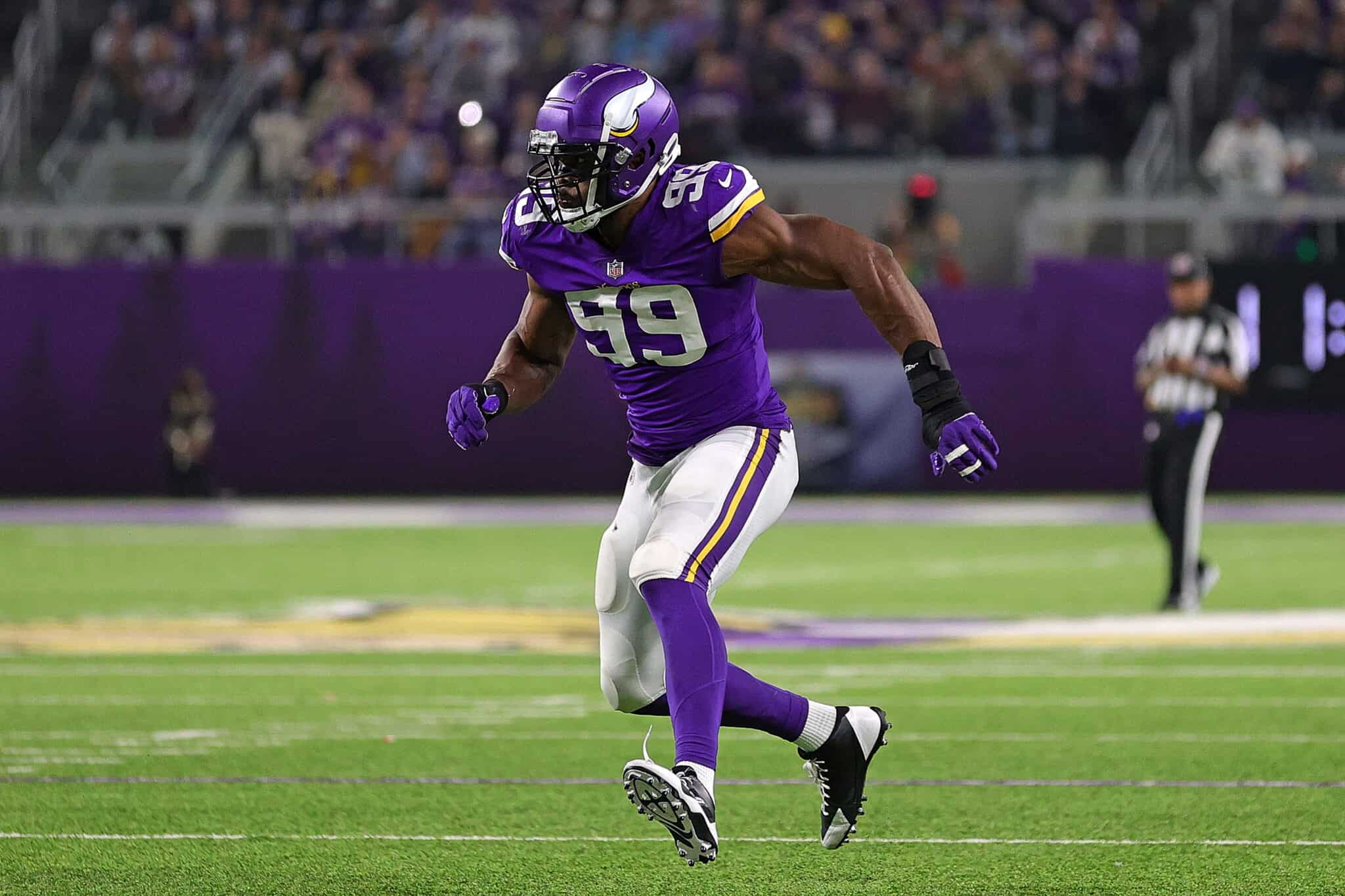 Report: Browns Looking Into Trading For Danielle Hunter
