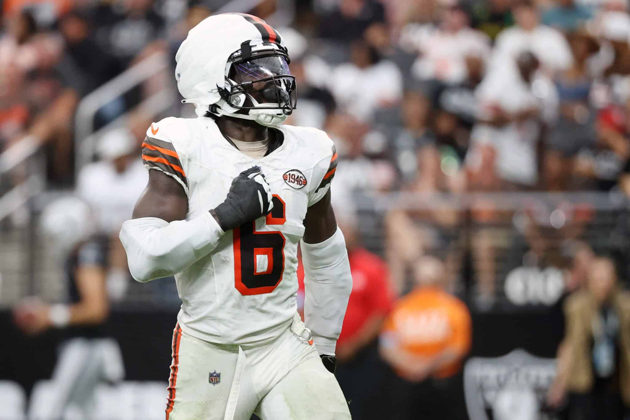 Jeremiah Owusu-Koramoah Arrives To Browns Game In Interesting Outfit