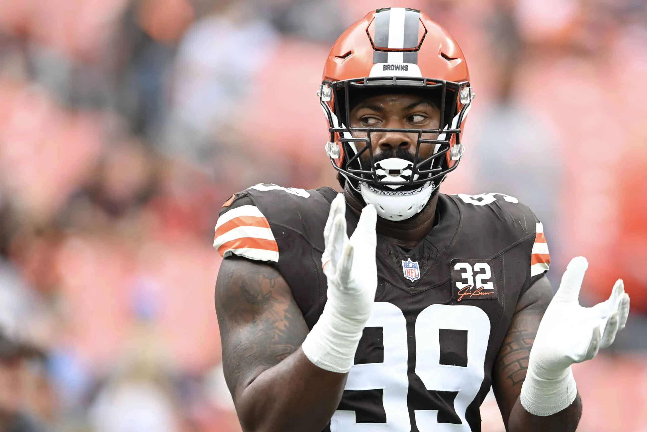 Insider Reveals When Za'Darius Smith Trade Could Happen